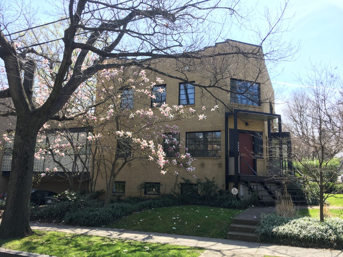 Hollywood Moderne: A House that Lived Up to Its Name | Historic Chevy ...